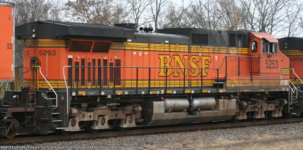 BNSF 5253